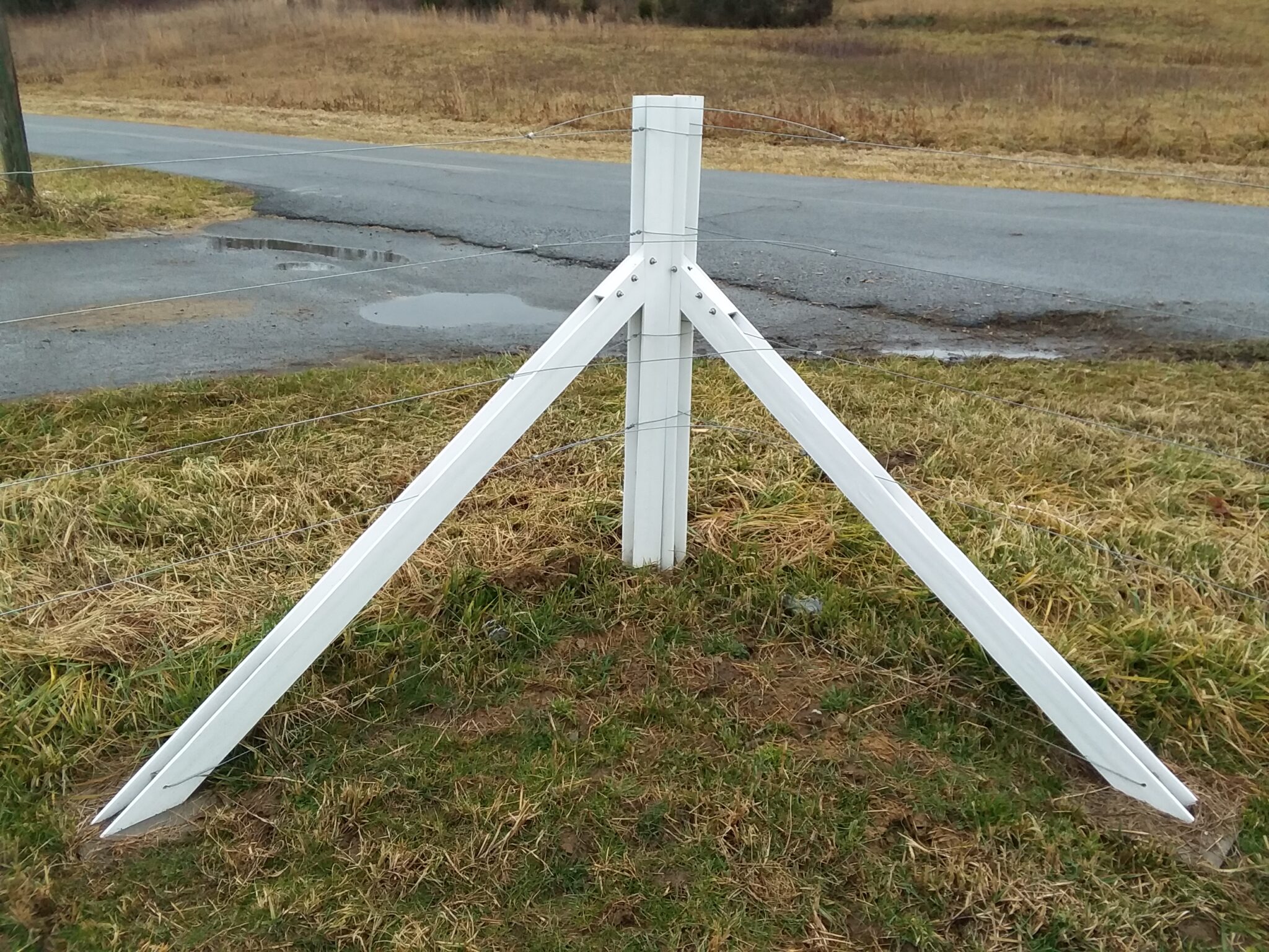 Mike's Floating Corner - Timeless Fence System